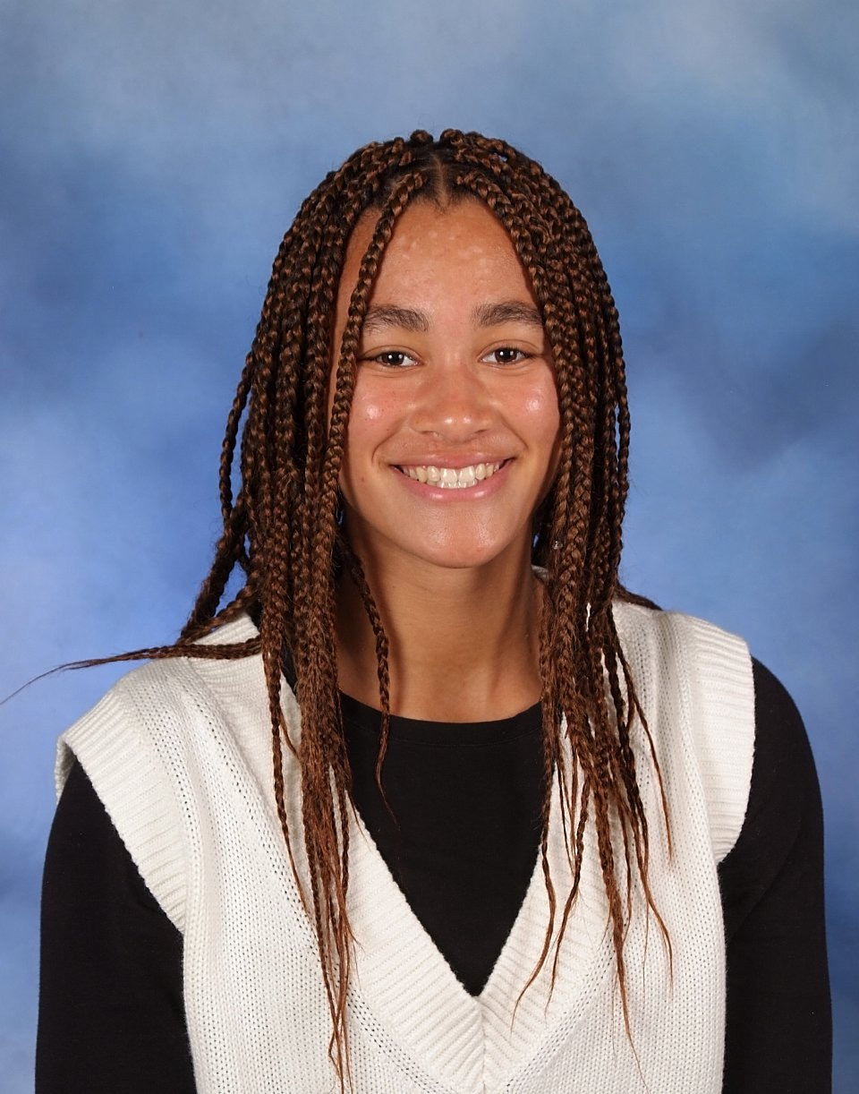 Allie T. ’25 – TATLER